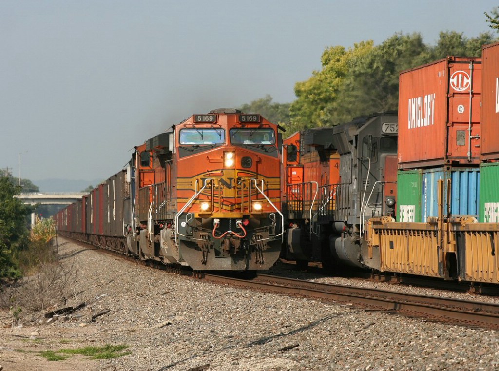 BNSF 5169